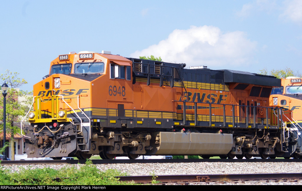 BNSF ES44C4